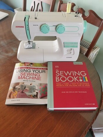 The 5 Best Sewing Machine Book - (Reviews & Guide)
